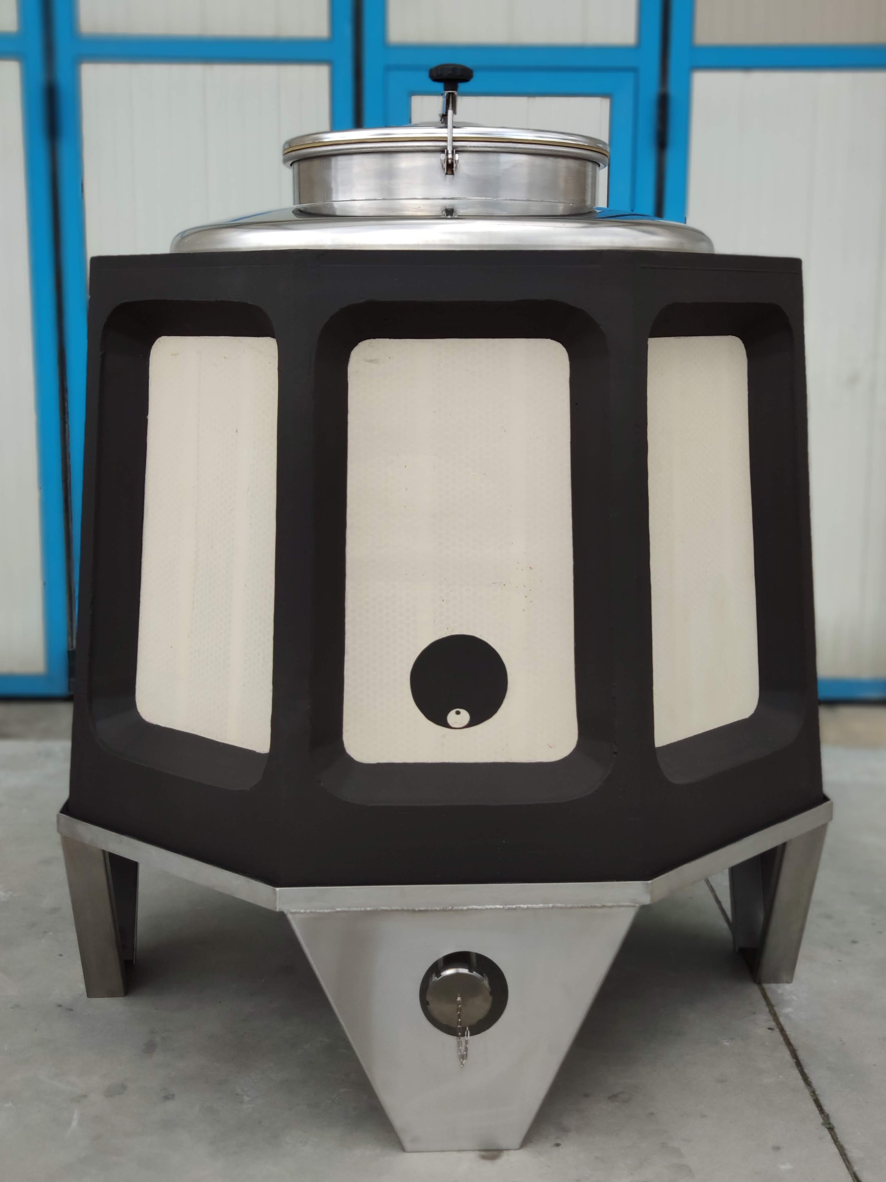 CLAYVER A VITEFF CON LE BOTTI GRANDI – La Confraternita del Tannino